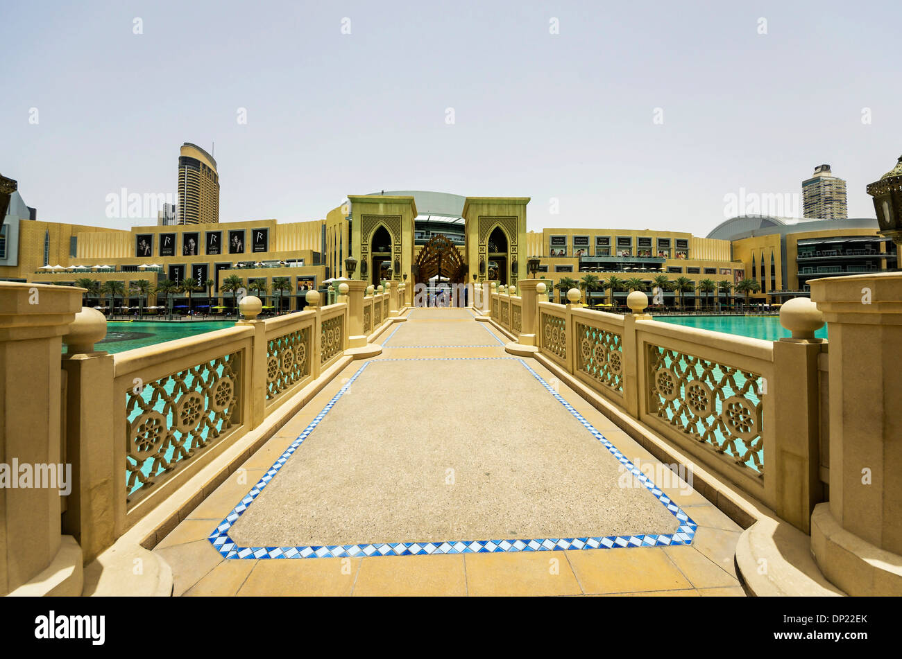Dubai mall outside hi-res stock photography and images - Alamy