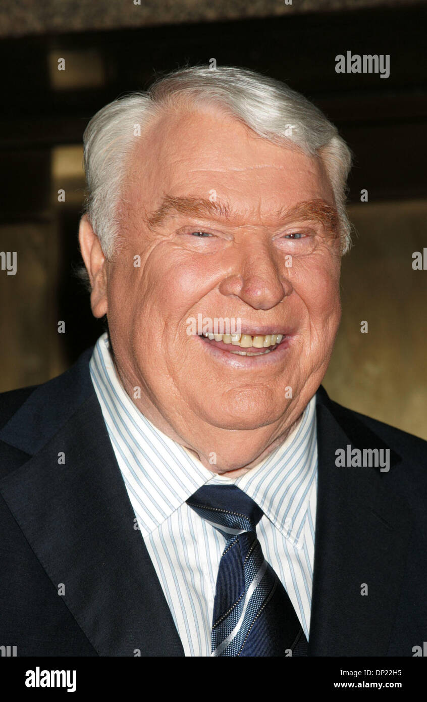 John madden announcer hi-res stock photography and images - Alamy
