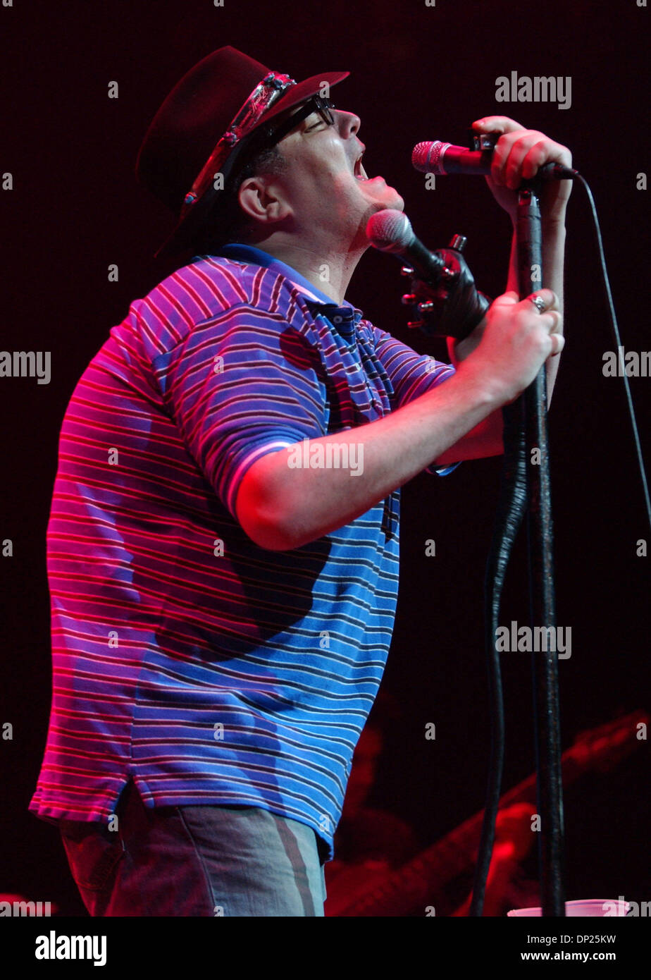 Blues traveler band hi-res stock photography and images - Alamy