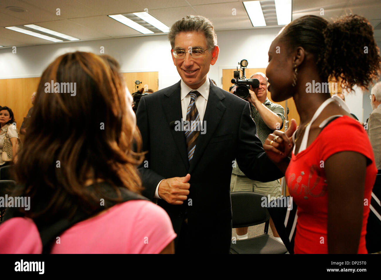 May 17, 2006; San Diego, CA, USA; Democratic gubernatorial candidate ...