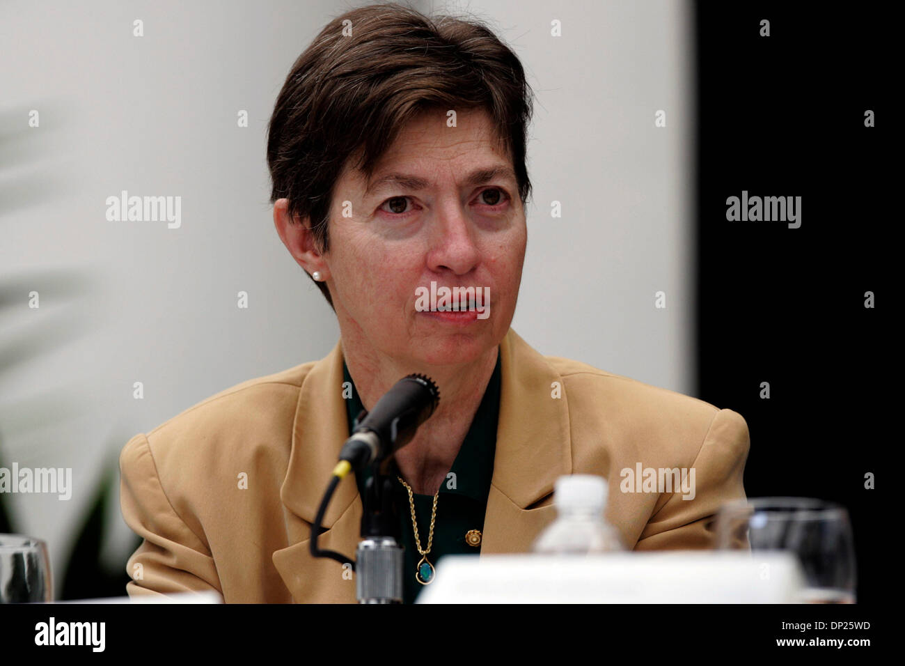 Anne fox hi-res stock photography and images - Alamy