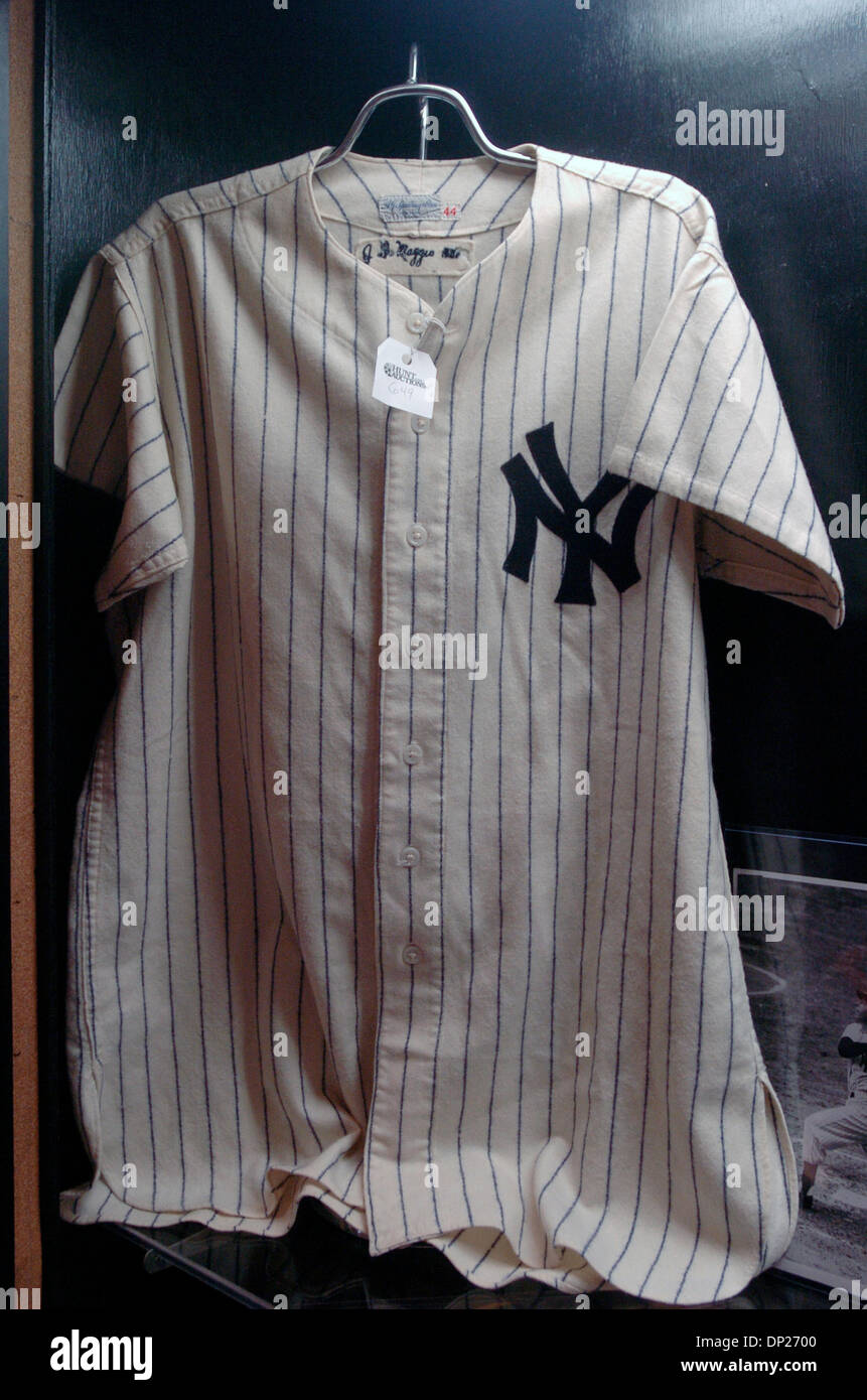 Joe dimaggio yankees hi-res stock photography and images - Alamy