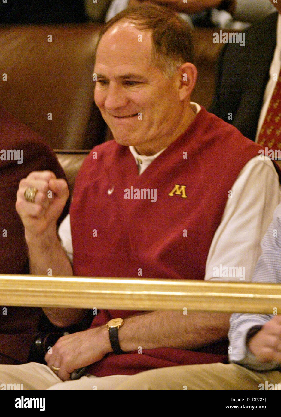 Victory salute hi-res stock photography and images - Alamy