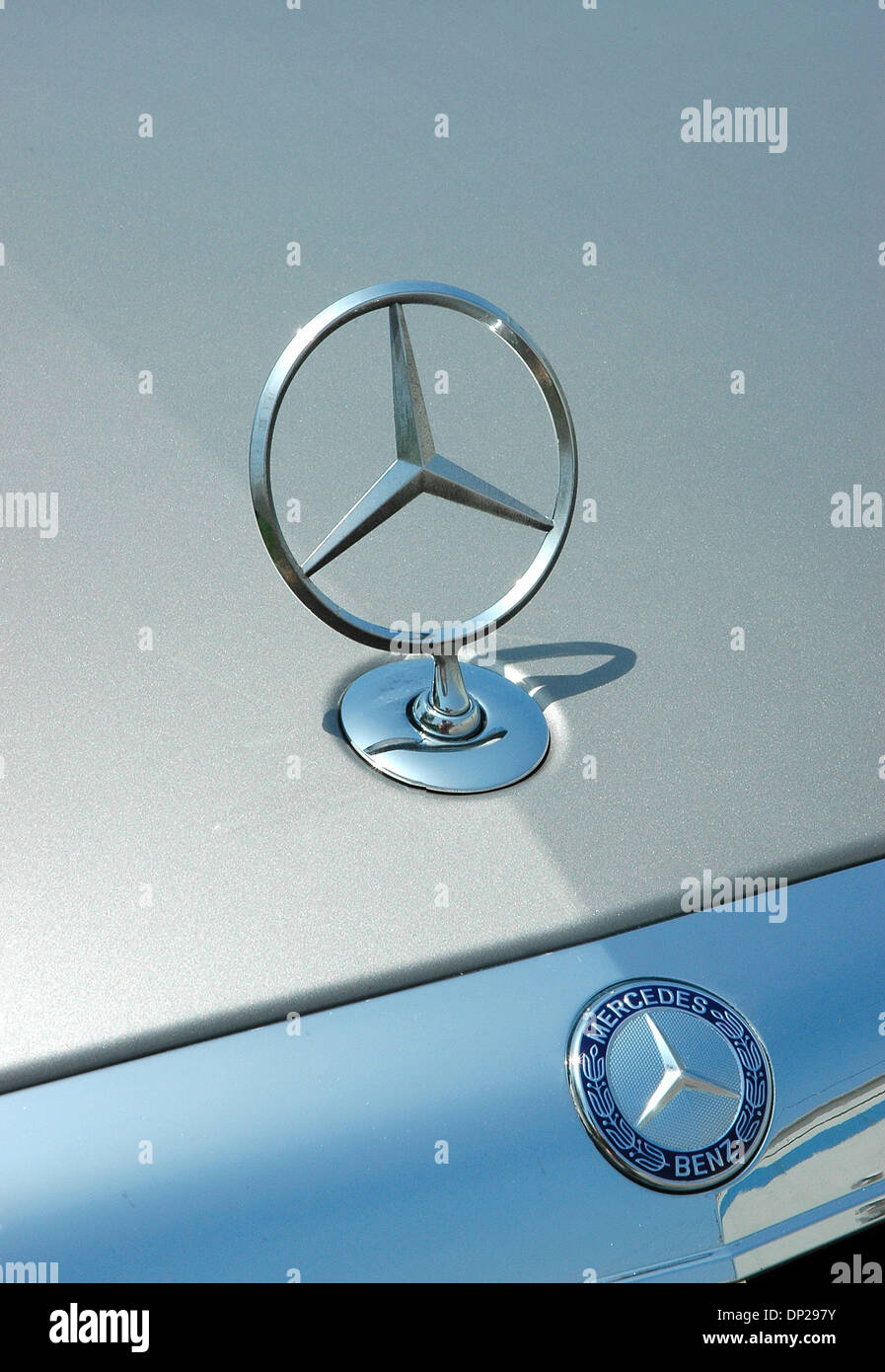 Mercedes s550 hi-res stock photography and images - Alamy