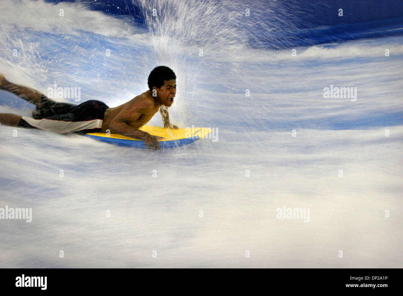 Indoor water park hi-res stock photography and images - Alamy