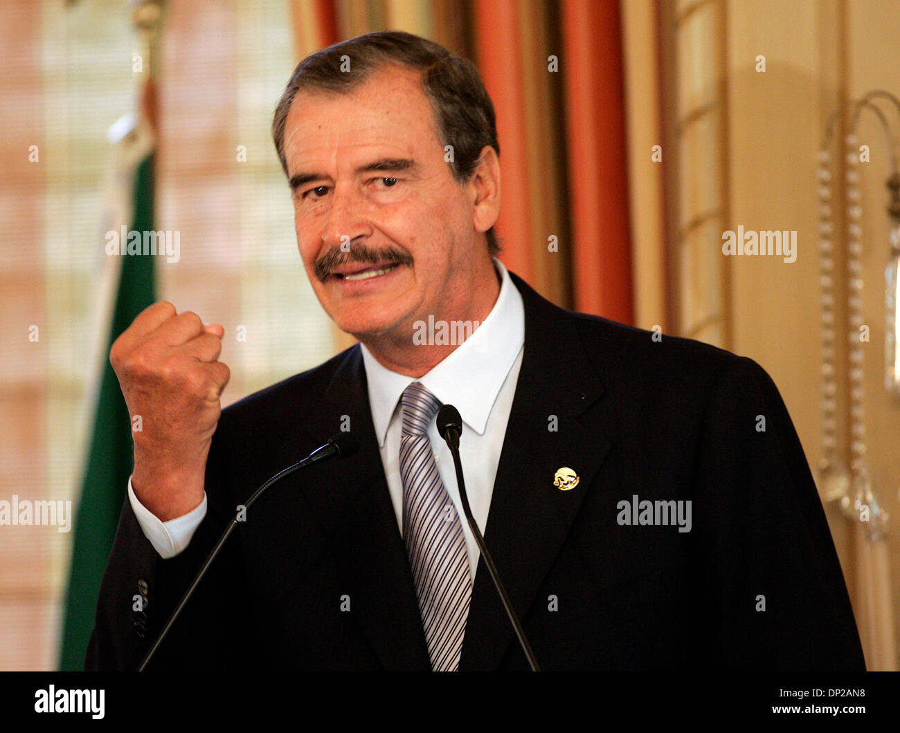 May 25, 2006; Seattle, WA, USA; Mexican President VICENTE FOX addresses ...