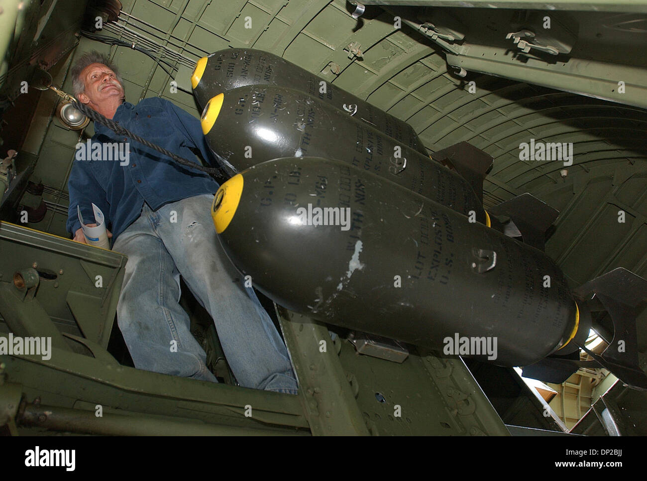 500 lb bomb hi-res stock photography and images - Alamy