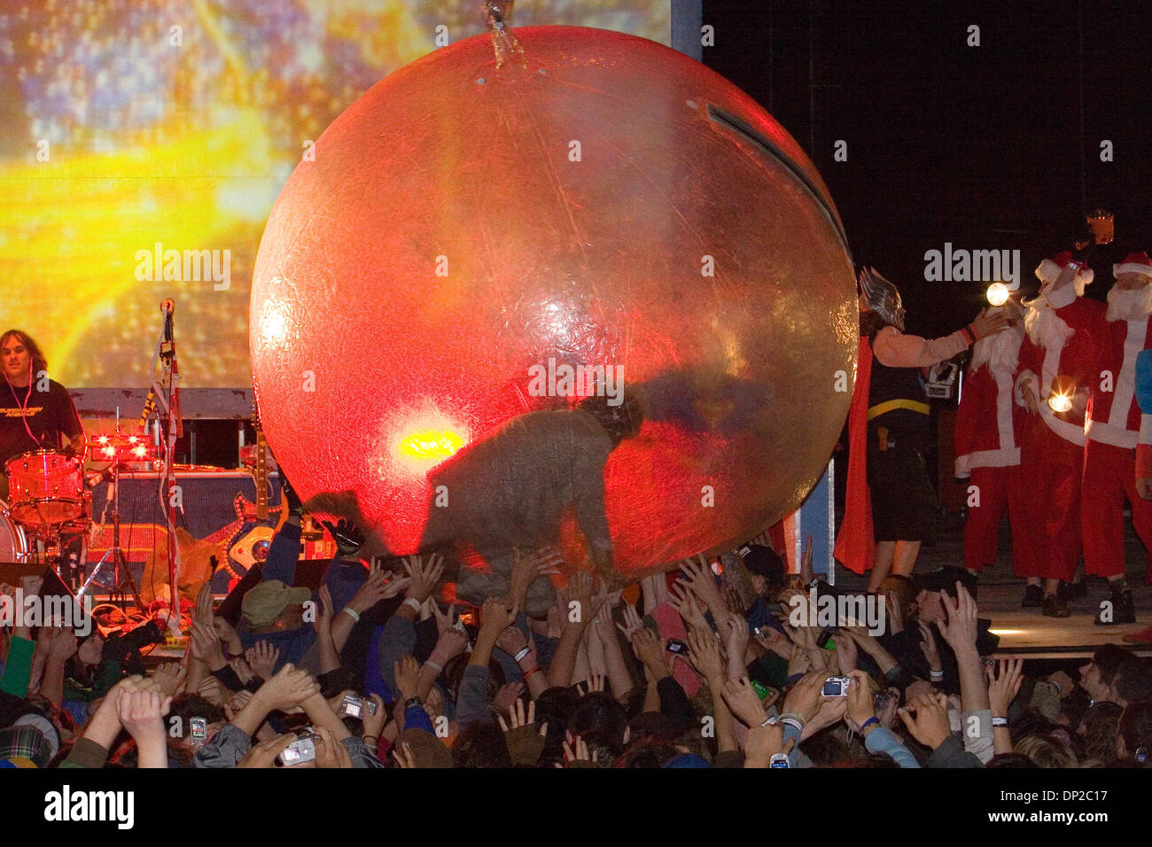 Lead singer of flaming lips hi-res stock photography and images - Alamy