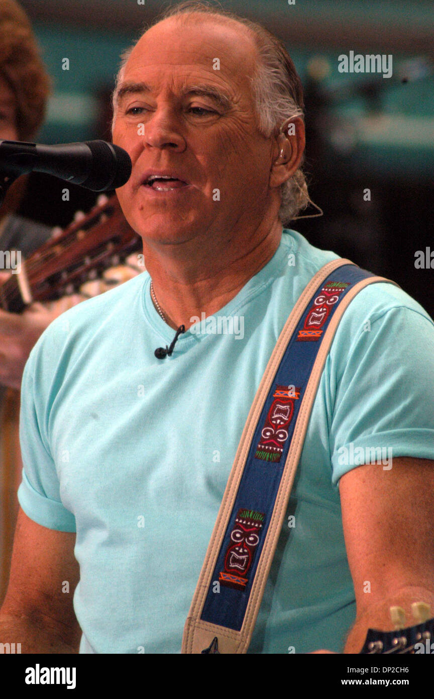 May 26, 2006; New York, NY, USA; Musician JIMMY BUFFET performing live ...
