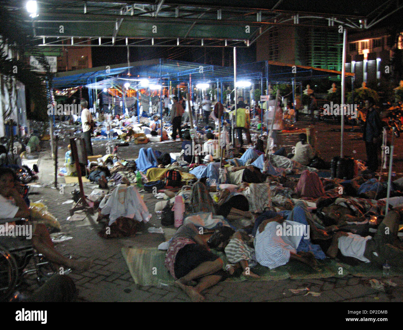 Overcrowded hospital hi-res stock photography and images - Alamy