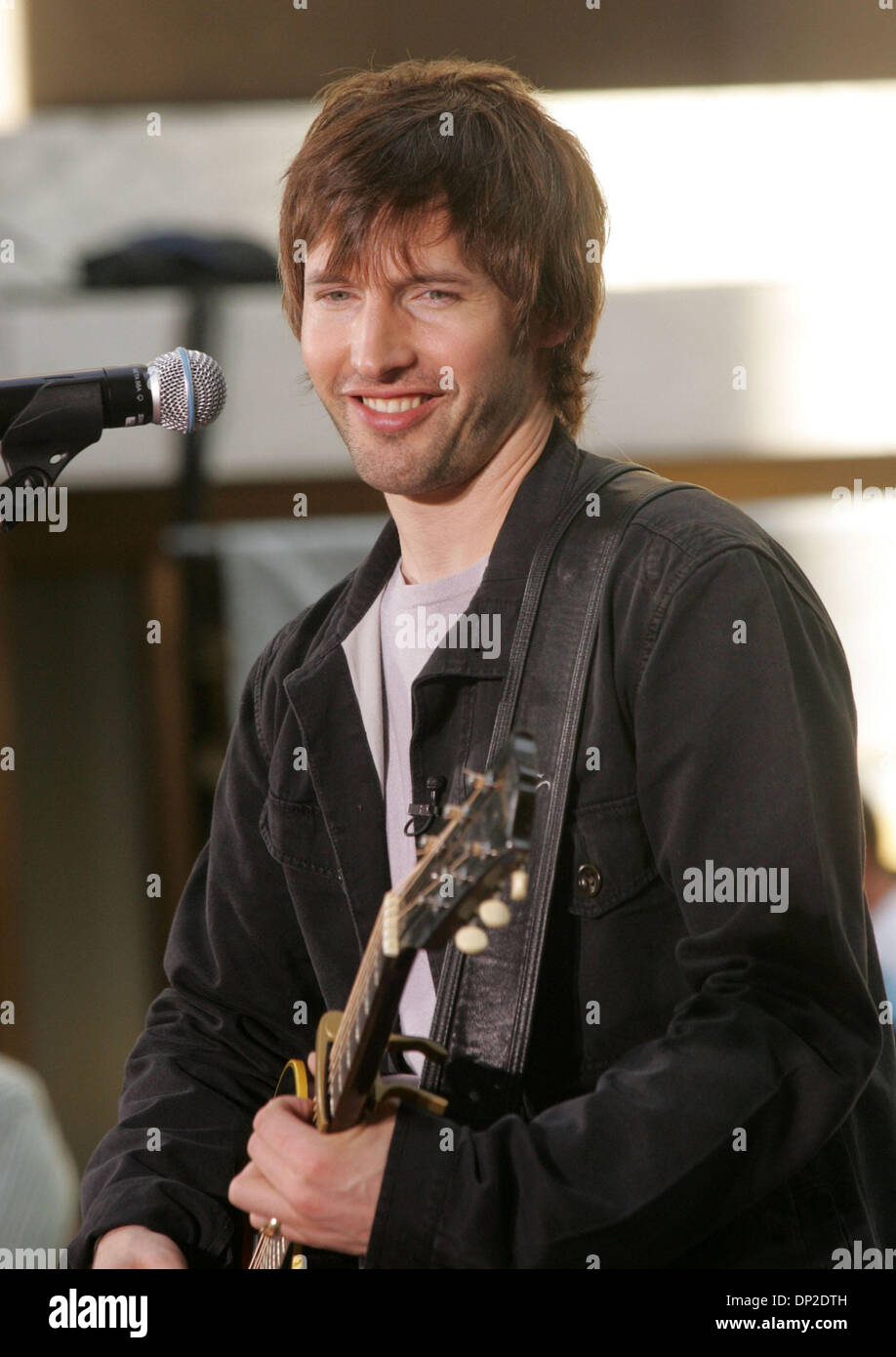 James blunt show hi-res stock photography and images - Alamy