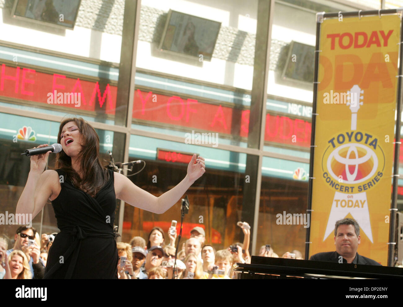 Katherine mcphee rockefeller hi-res stock photography and images - Alamy