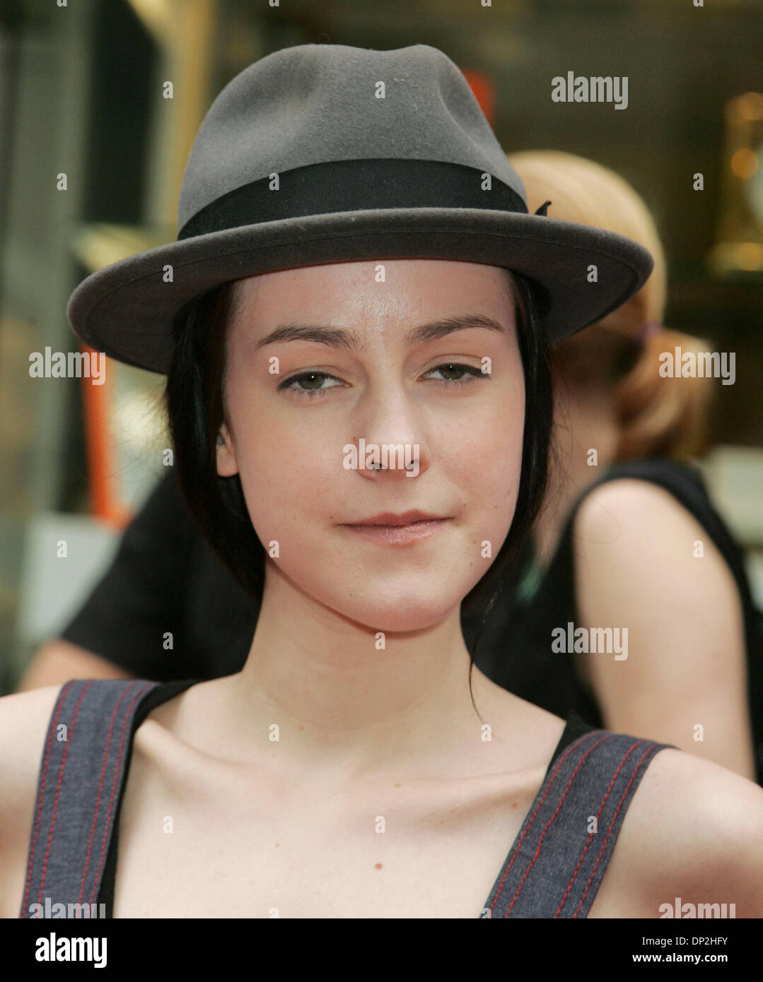 Jun 04, 2006; New York, NY, USA; Actress JENA MALONE at the arrivals ...