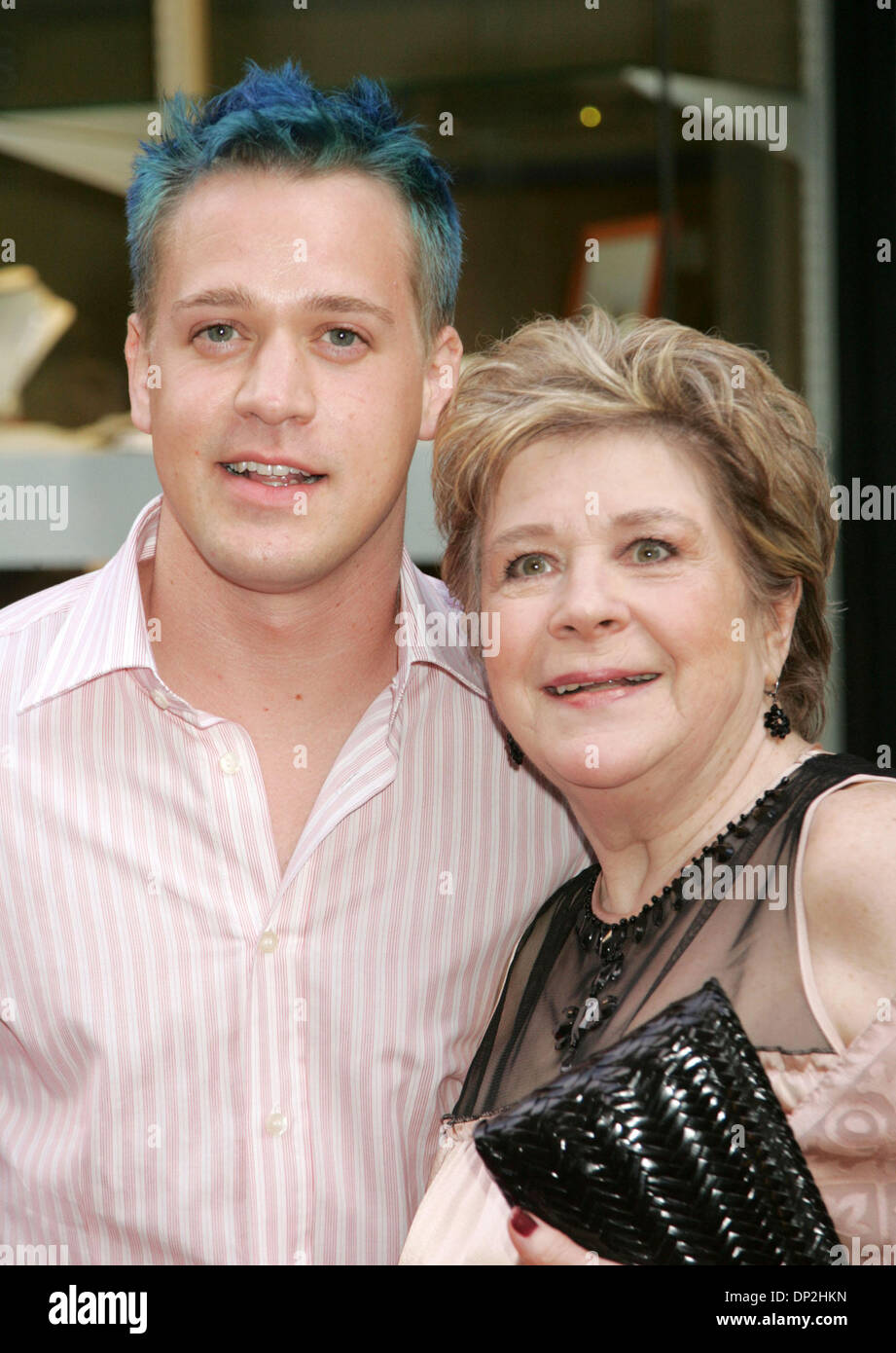 Jun 04, 2006; New York, NY, USA; Actor TR KNIGHT and actress MARY ...