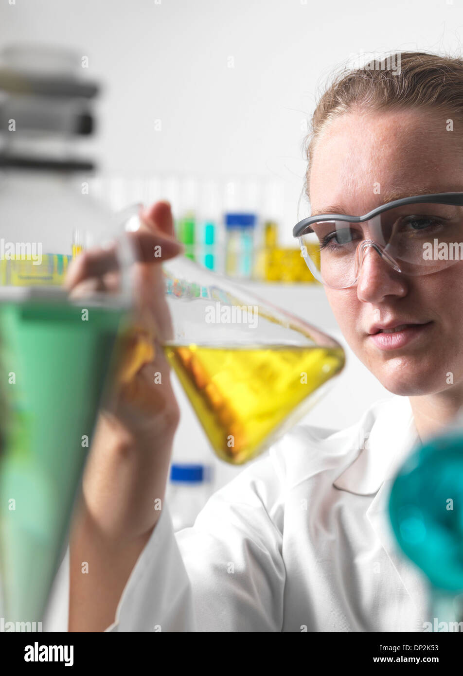 Chemistry research hi-res stock photography and images - Alamy
