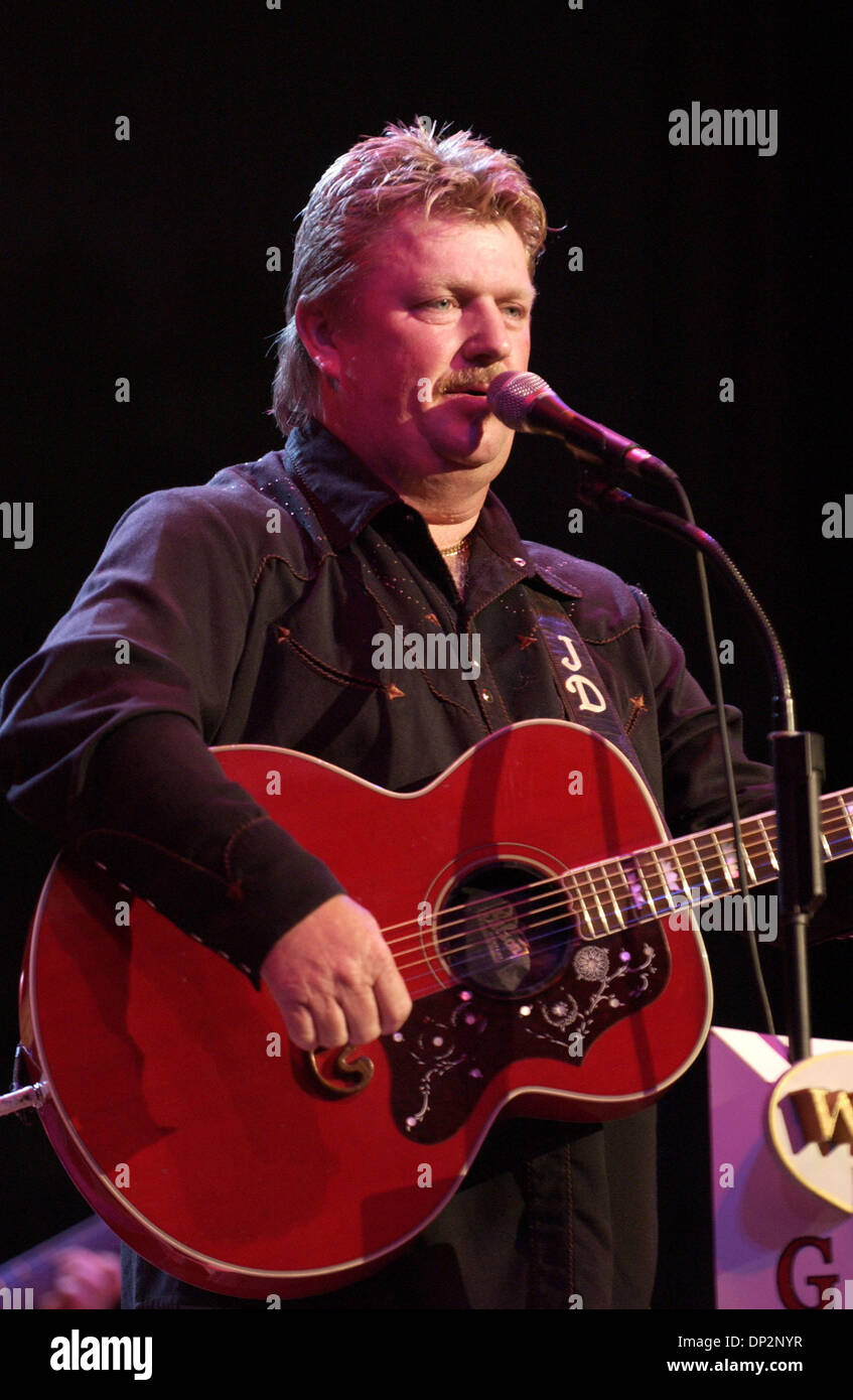 Joe diffie hi-res stock photography and images - Alamy