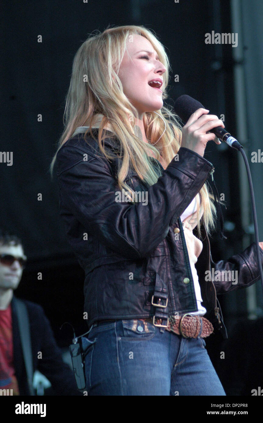 Jun 10, 2006; New York, NY, USA; Singer JEWEL performing live in ...