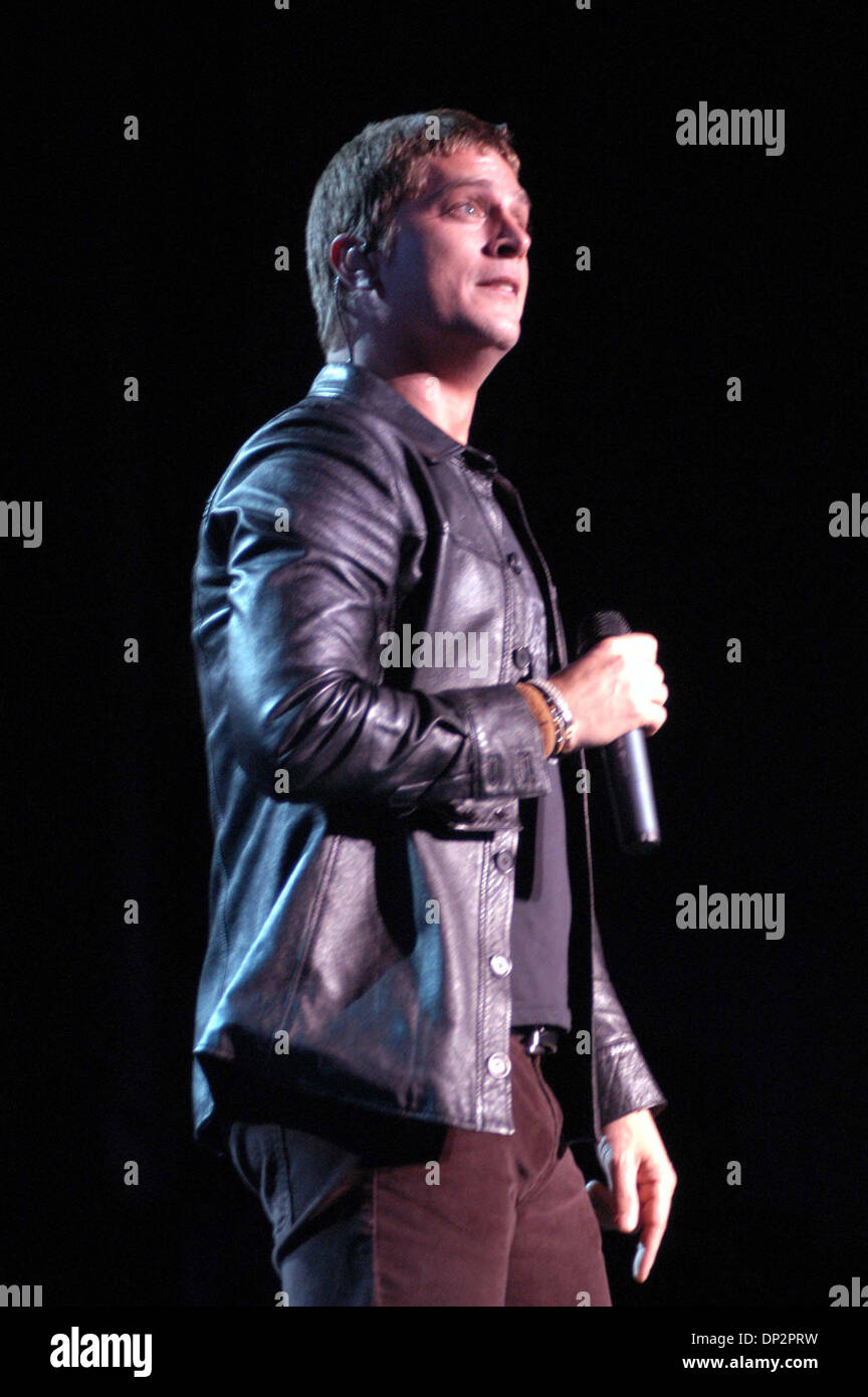 Jun 10, 2006; New York, NY, USA; Singer ROB THOMAS performing live in ...