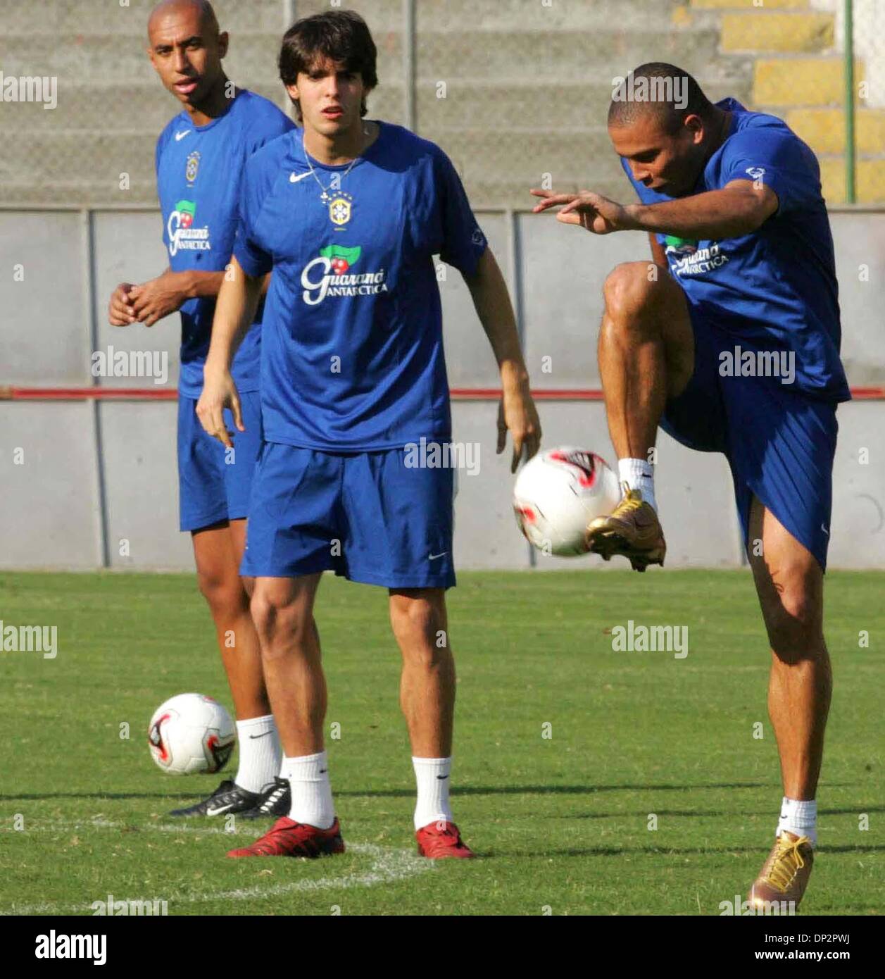 Ronaldo training 2004 hi-res stock photography and images - Alamy