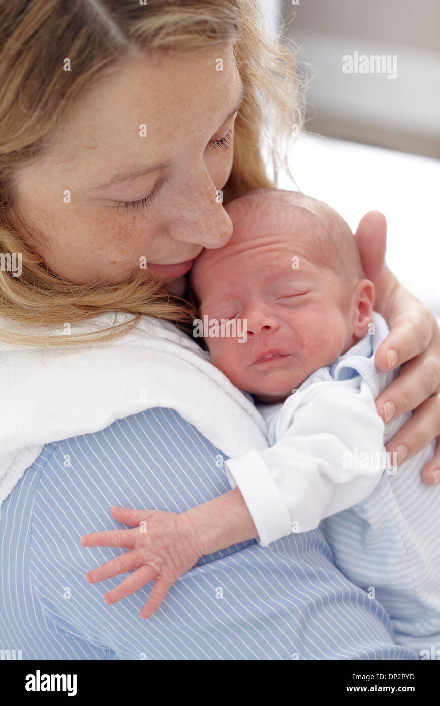 Mother and two week old son Stock Photo - Alamy