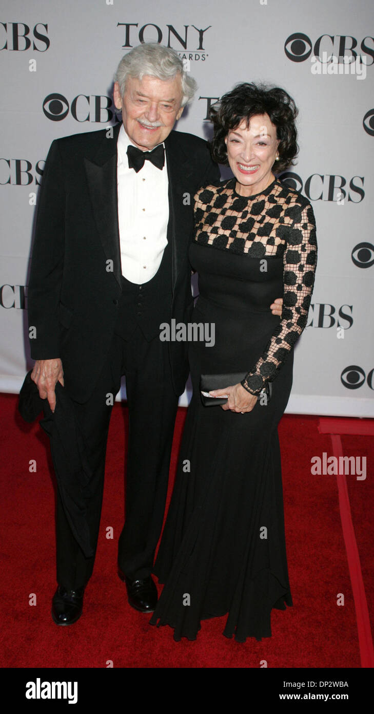 Jun 11, 2006; New York, NY, USA; Actor HAL HALBROOK and actress DIXIE ...
