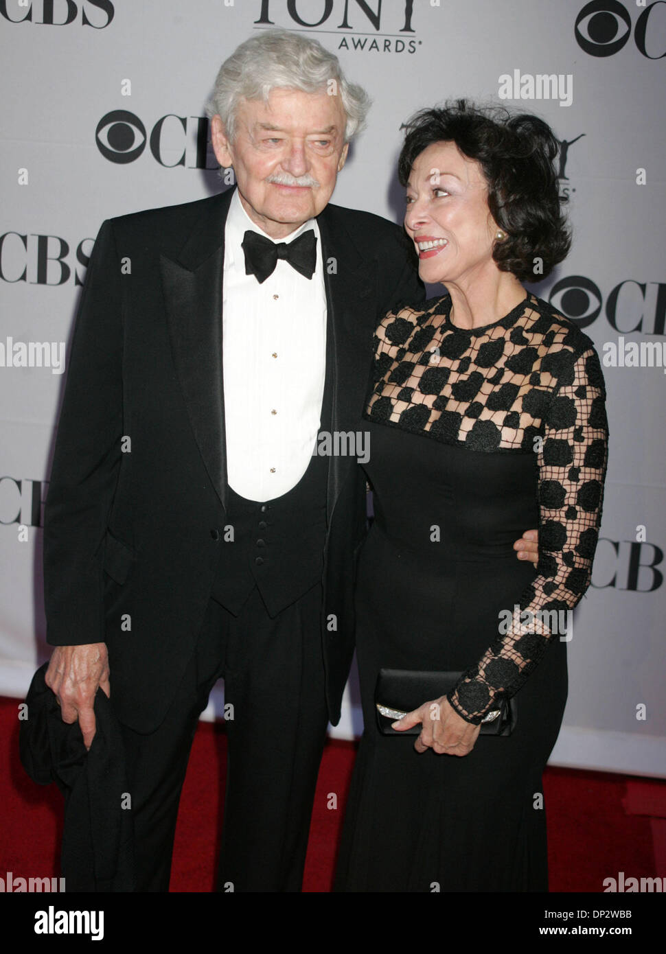 Jun 11, 2006; New York, NY, USA; Actor HAL HALBROOK and actress DIXIE ...