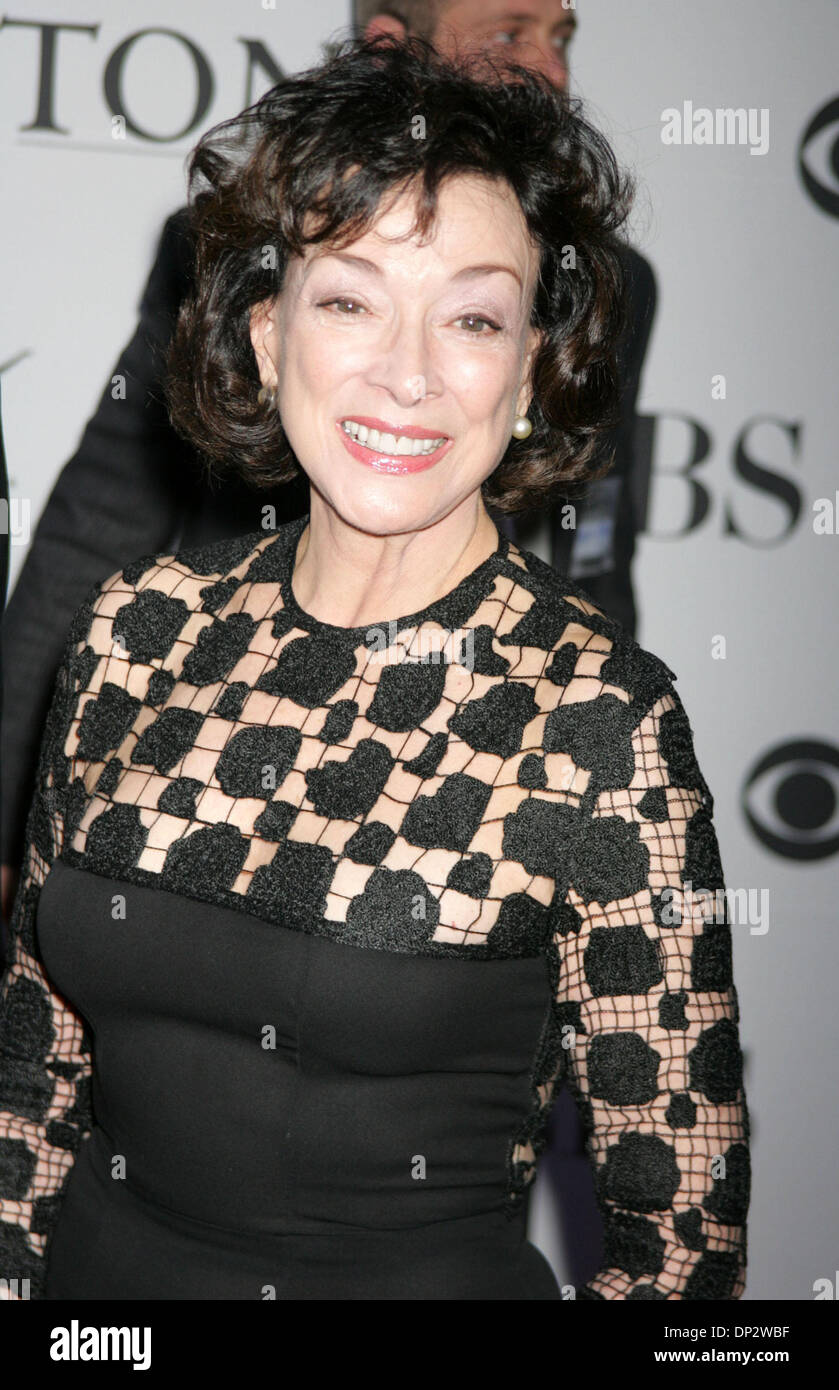 Jun 11, 2006; New York, NY, USA; Actress DIXIE CARTER at the arrivals ...