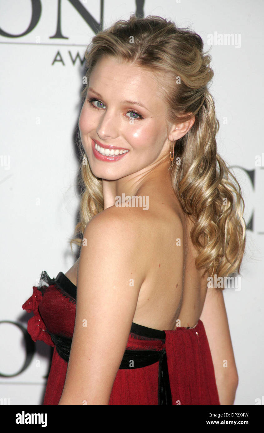 Jun 11, 2006; New York, NY, USA; Actress KRISTEN BELL at the arrivals ...