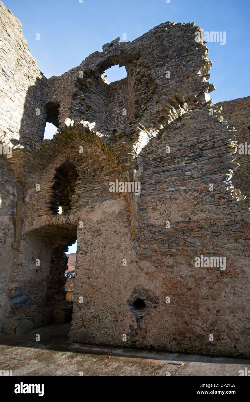 Castle ruins interior hi-res stock photography and images - Alamy