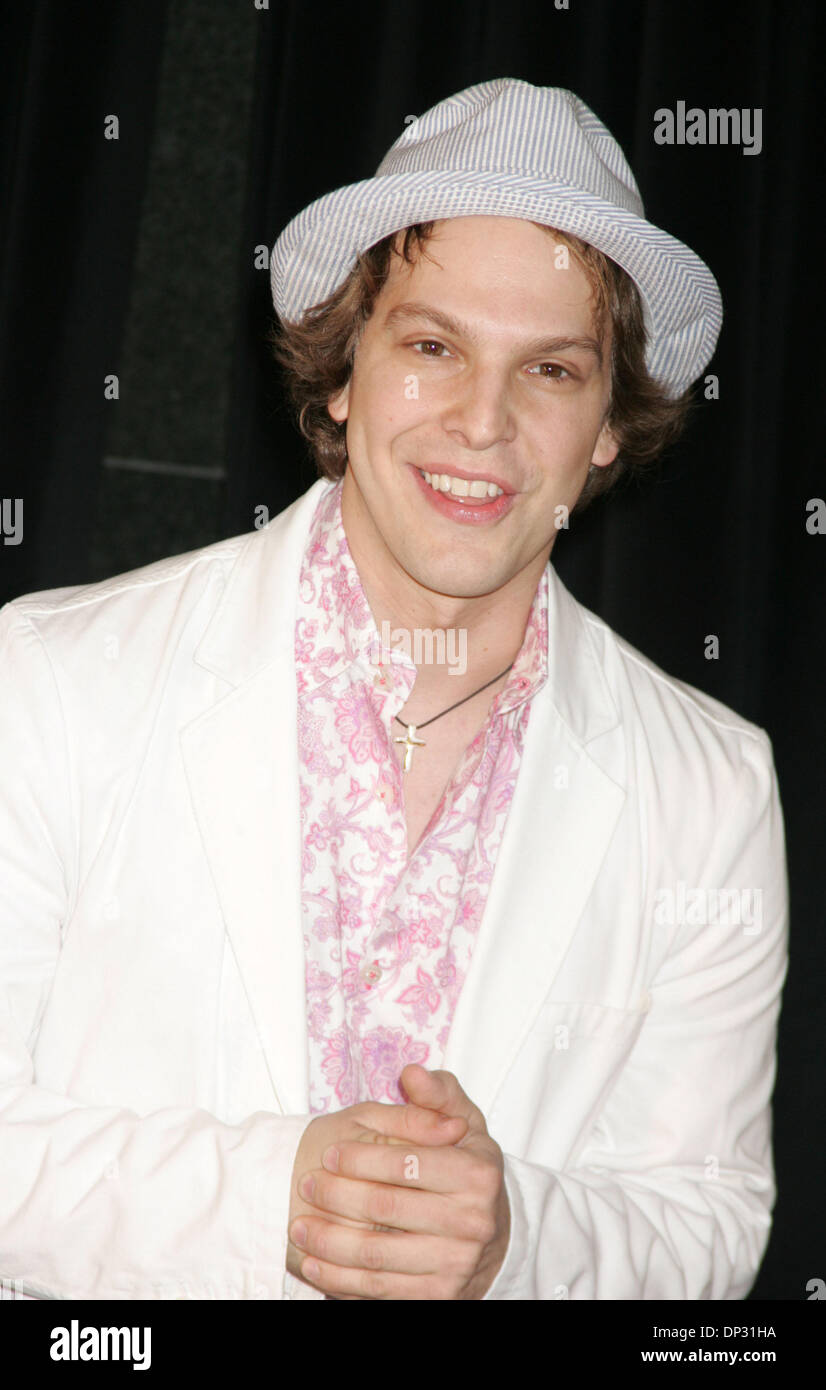 Jun 15, 2006; New York, NY, USA; Singer GAVIN DEGRAW at the arrivals ...