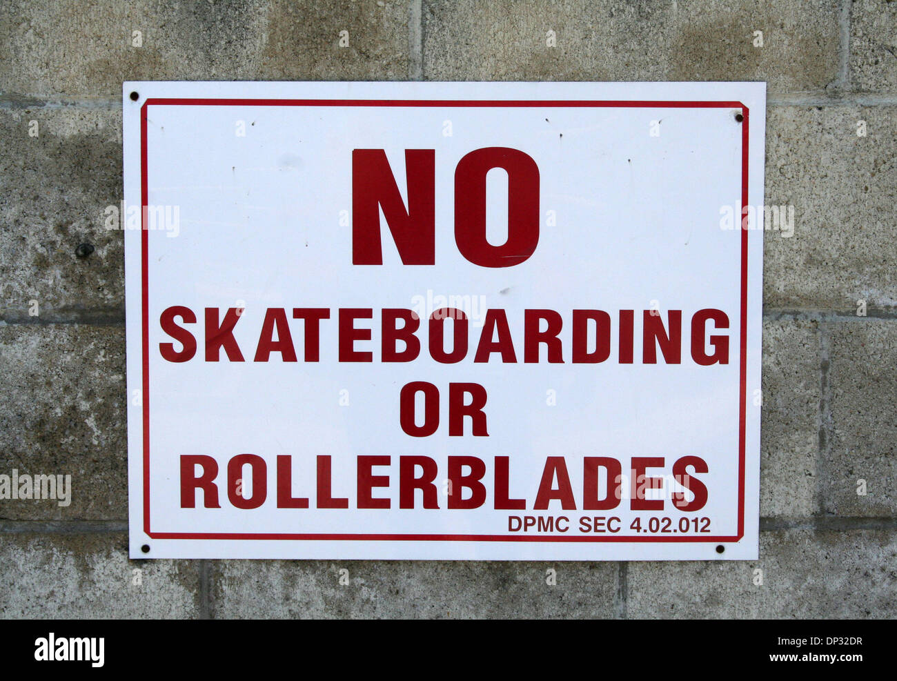 No roller blading sign hi-res stock photography and images - Alamy