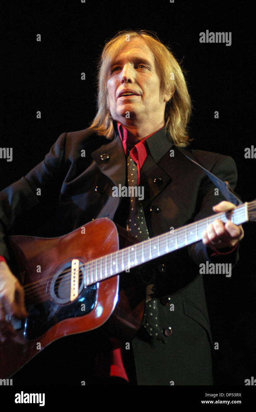 Jun 20, 2006; New York, NY, USA; Tom Petty and the Heartbreakers ...