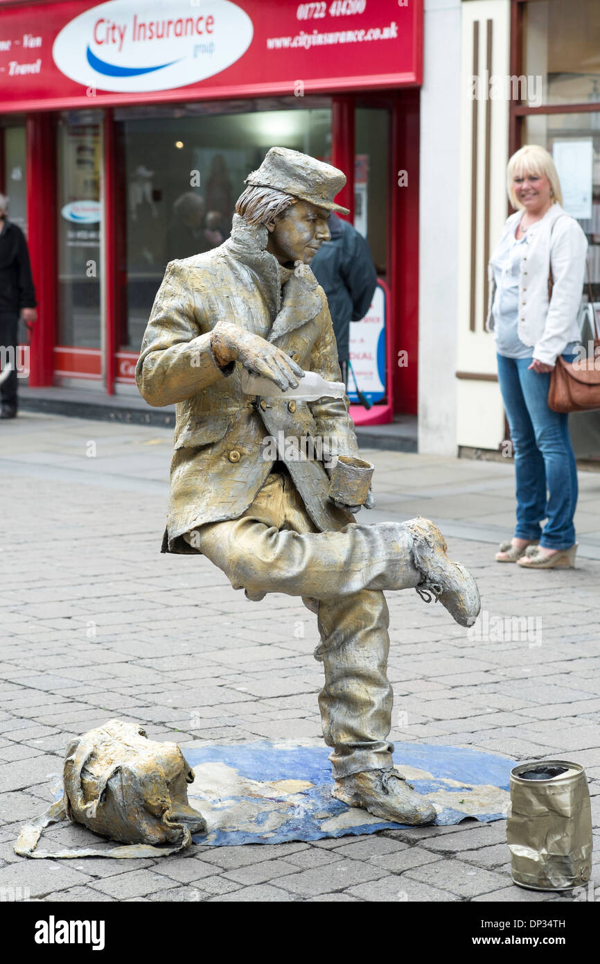 Human statue street entertainer in Salisbury UK Stock Photo - Alamy