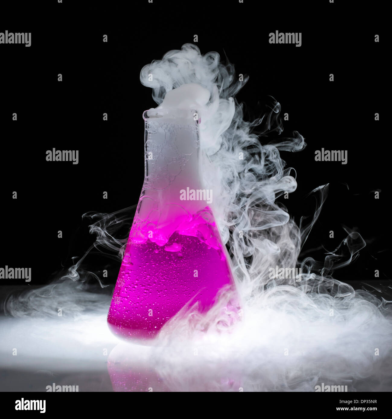 Dry ice subliming hi-res stock photography and images - Alamy