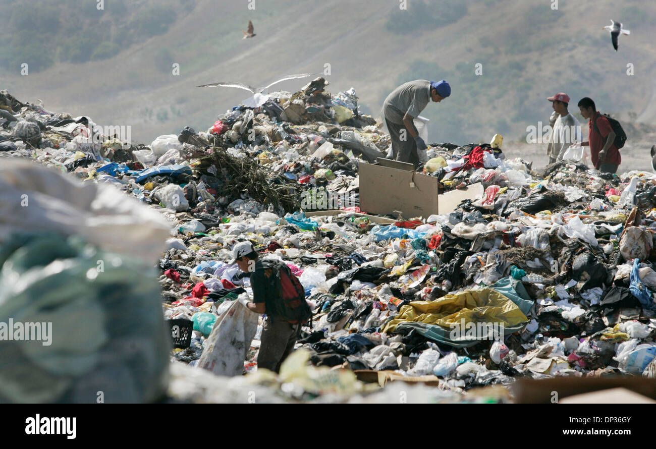 Jun 22, 2006; Tijuana, Mexico, USA; Actress Susan Sarandon tours the ...