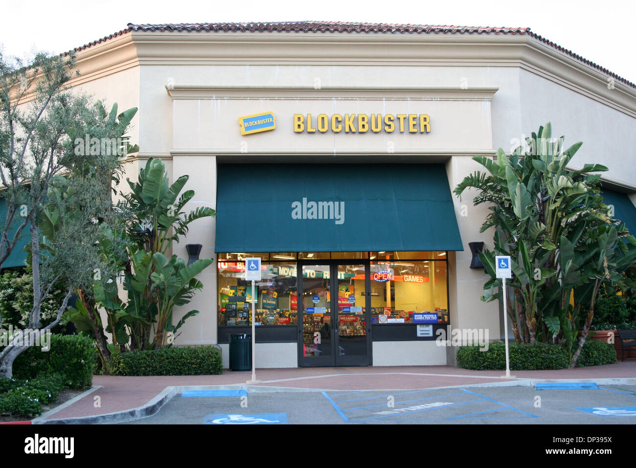 Blockbuster video store in usa hi-res stock photography and images - Alamy