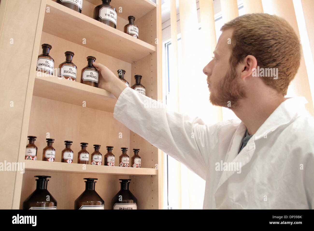 Selecting medicine hi-res stock photography and images - Alamy