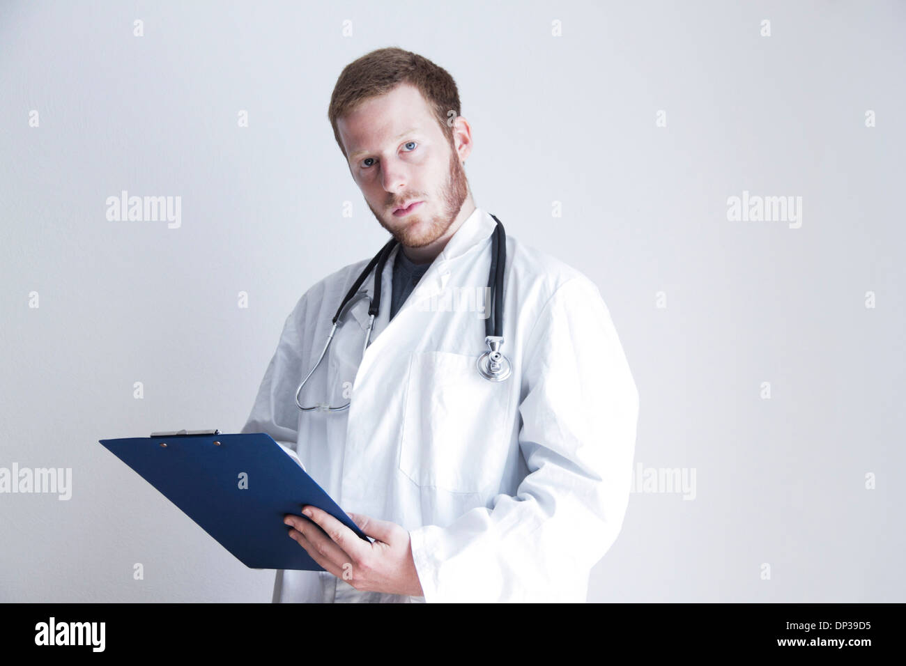 Doctor men hi-res stock photography and images - Alamy