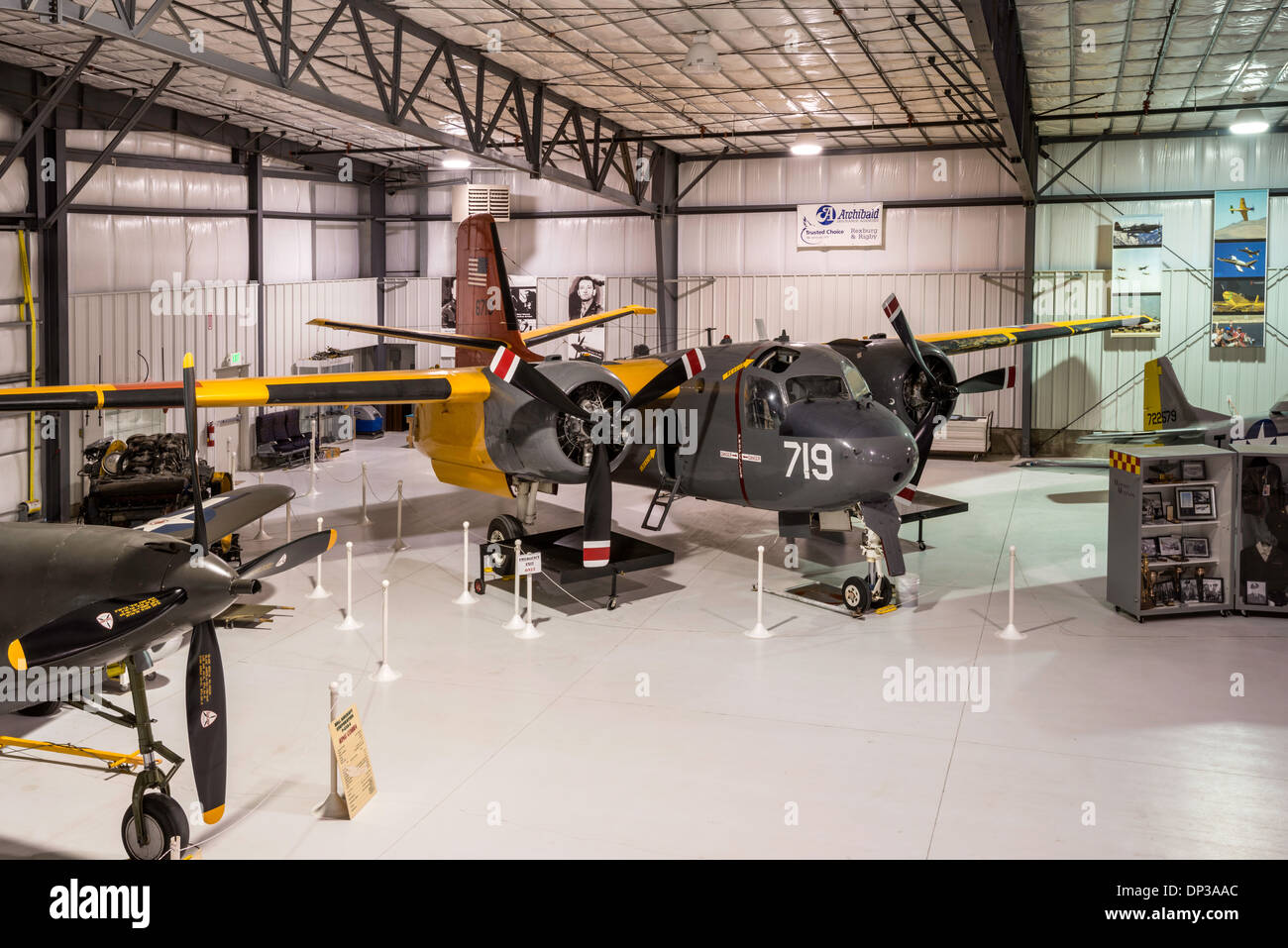 Grumman tracker hi-res stock photography and images - Alamy