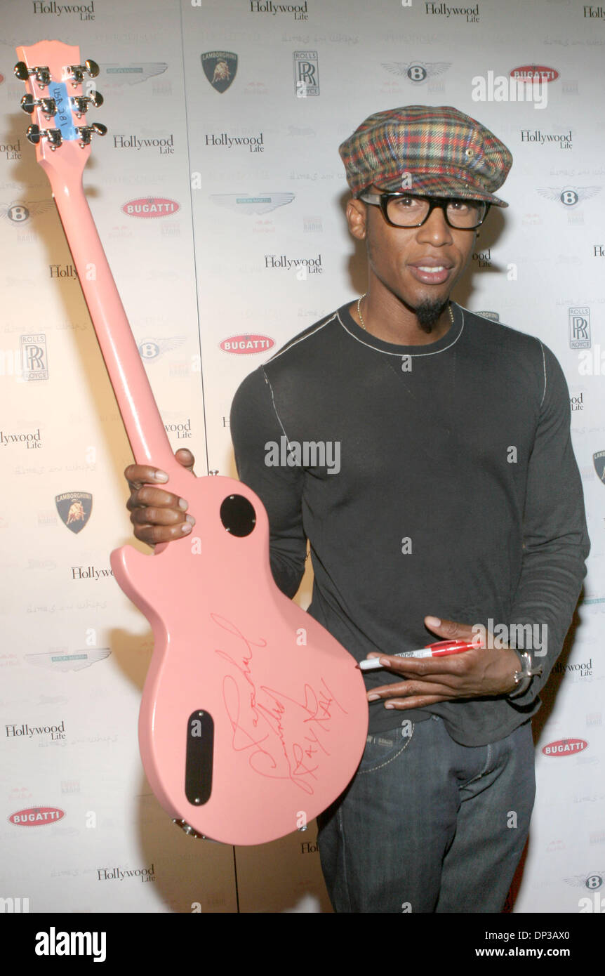 Jun 26, 2006; Los Angeles, CA, USA; Music producer RAPHAEL SAADIQ holds ...