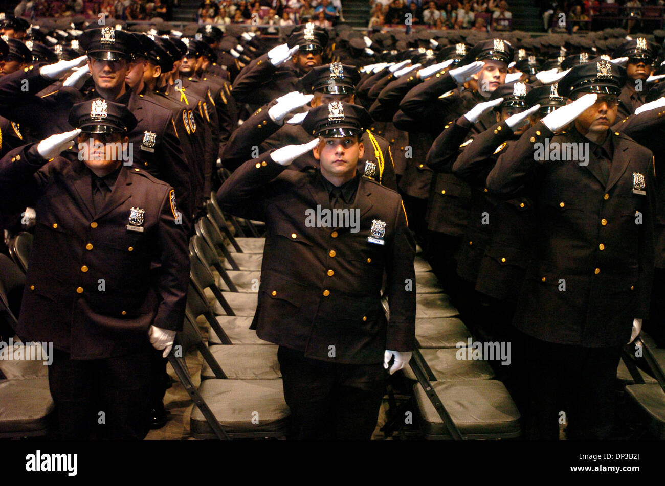 Police officers salute hi-res stock photography and images - Alamy