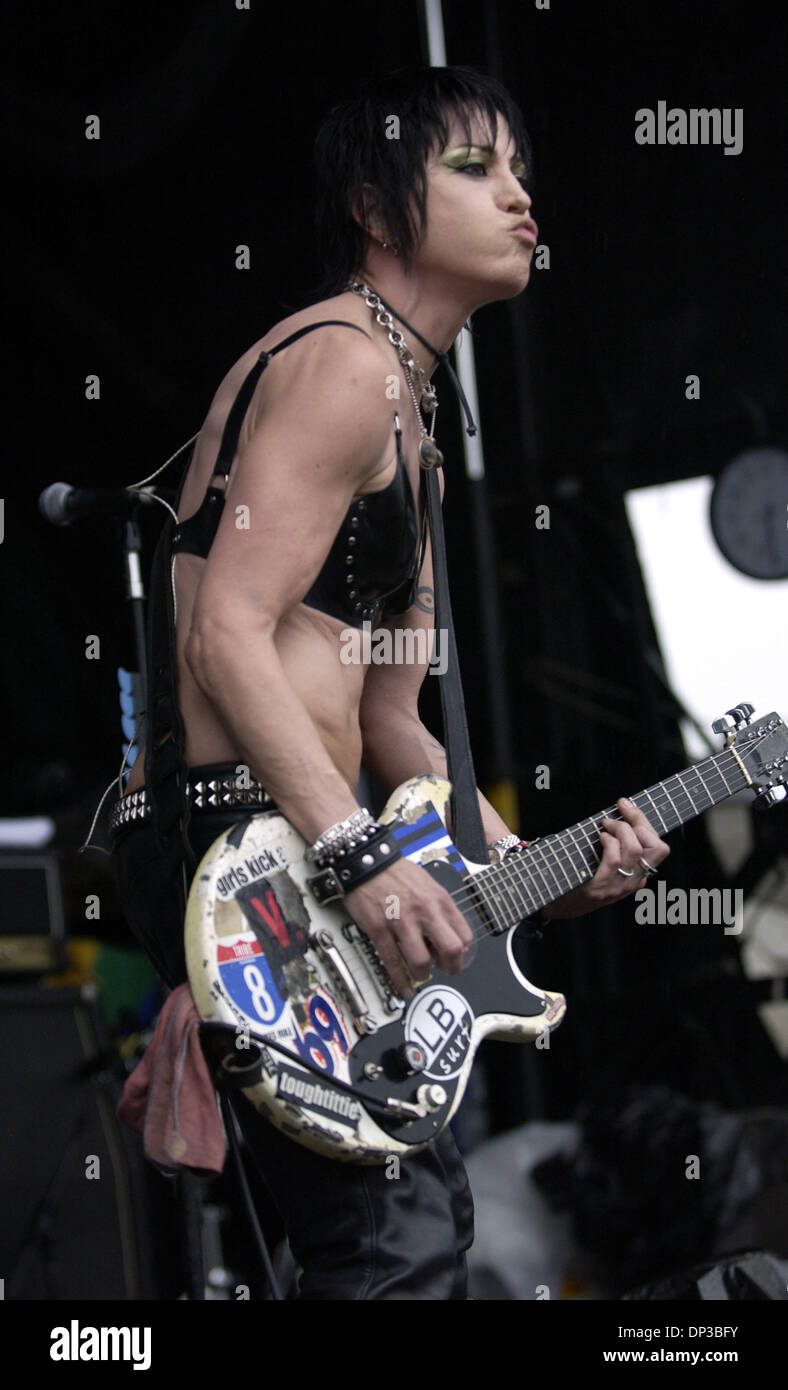 Jun 27, 2006; Raleigh, NC, USA; Musicians Joan Jett and the Blackhearts ...