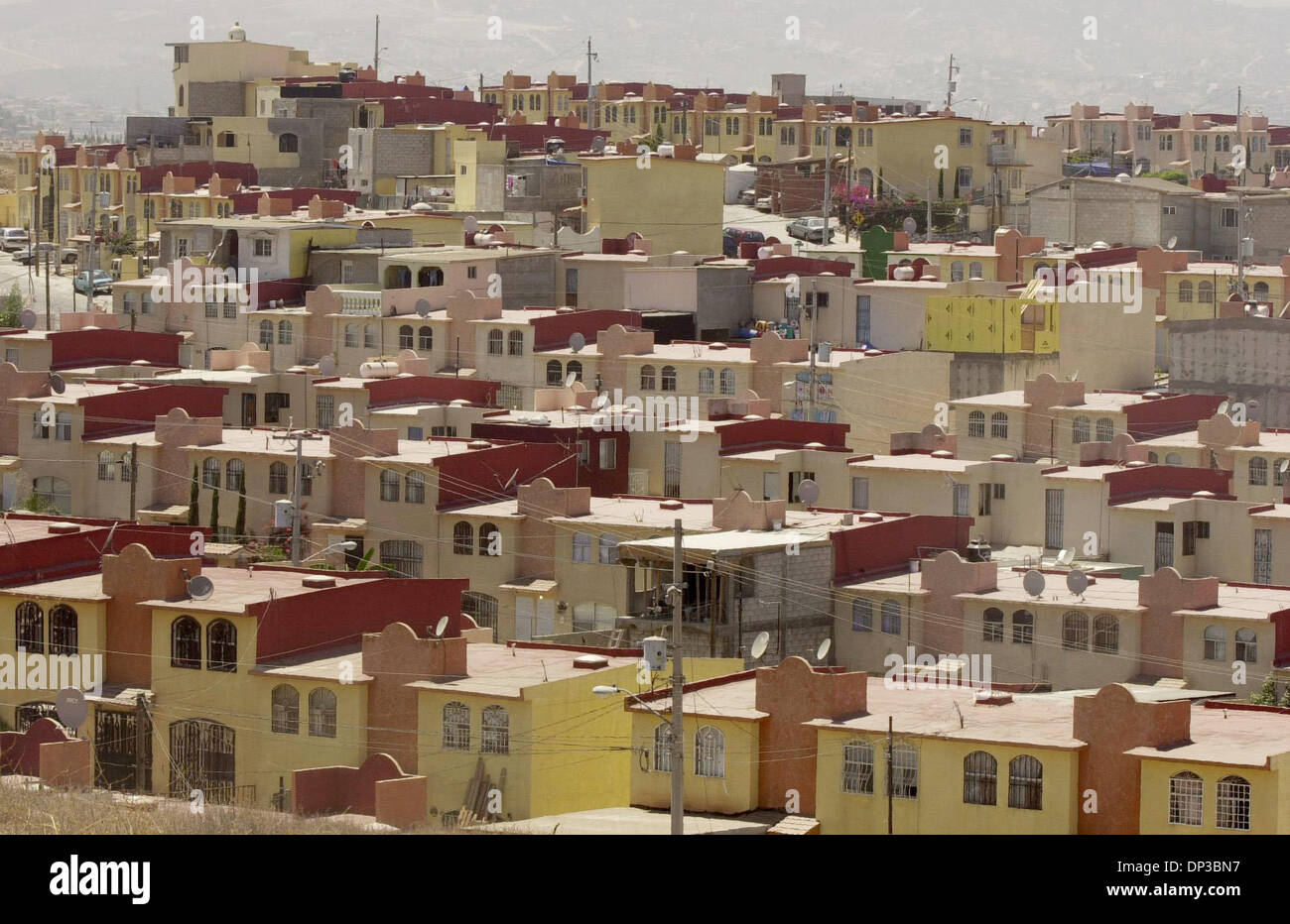 Housing neigborhood hi-res stock photography and images - Alamy