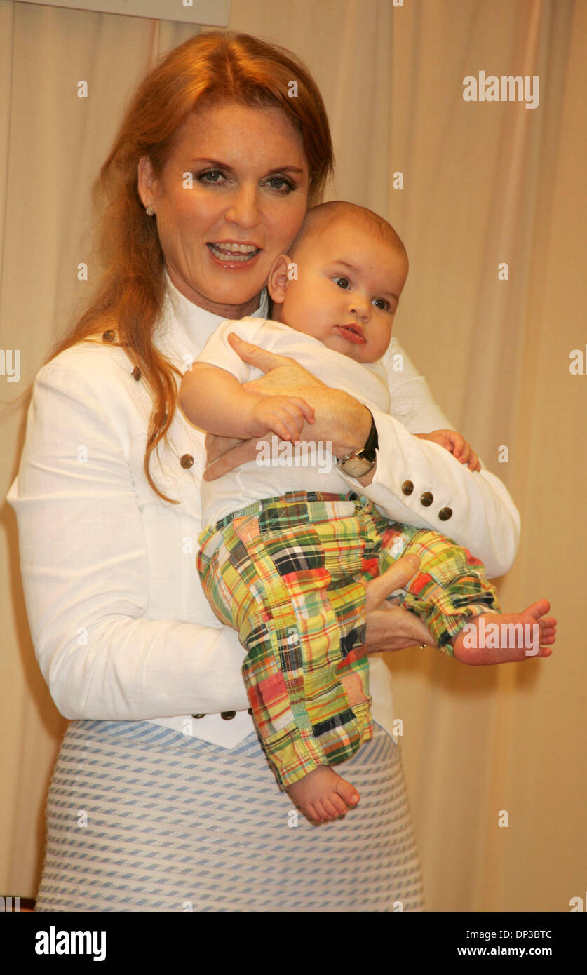 Jun 27, 2006; New York, NY, USA; Duchess of York SARAH FERGUSON and a ...