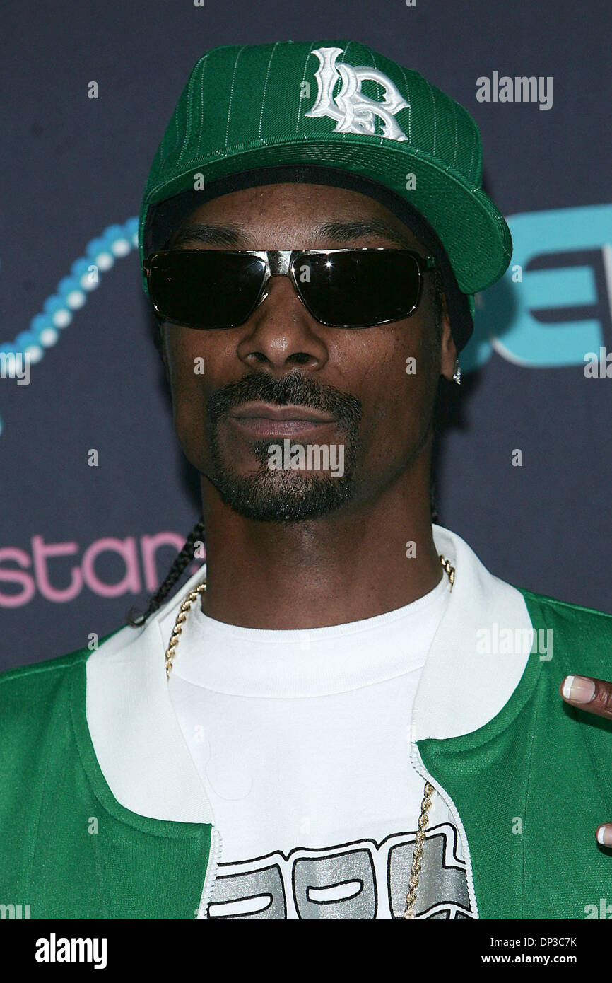 Jun 27, 2006; Los Angeles, CA, USA; Rapper SNOOP DOGG in the press room ...