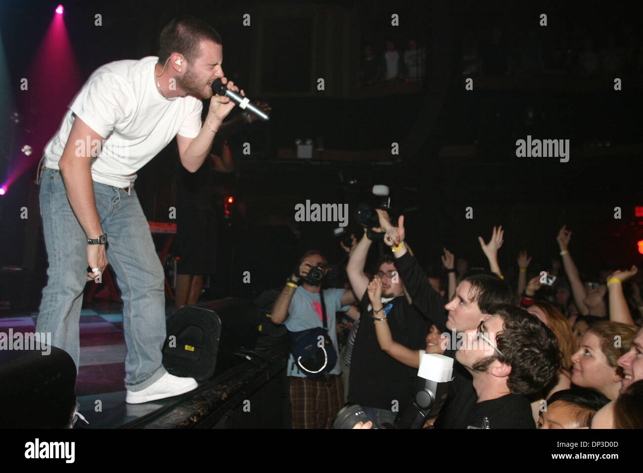 Jun 28, 2006; New York, NY, USA; Singer MIKE SKINNER of 'The Streets ...
