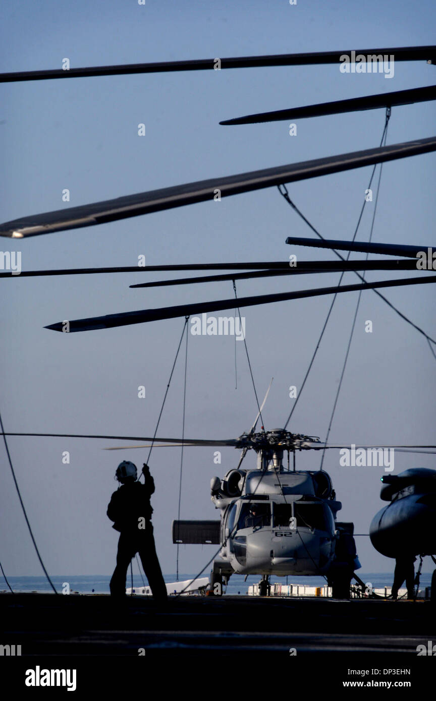 Flight deck crew hi-res stock photography and images - Alamy