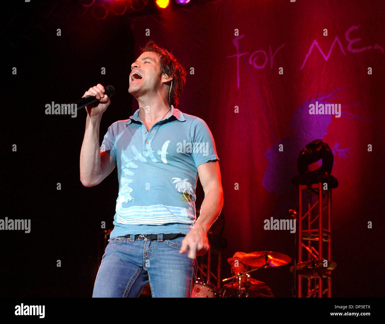 Jun 30, 2006; Portsmouth, VA, USA; Irish band TRAIN rock the crowd with ...