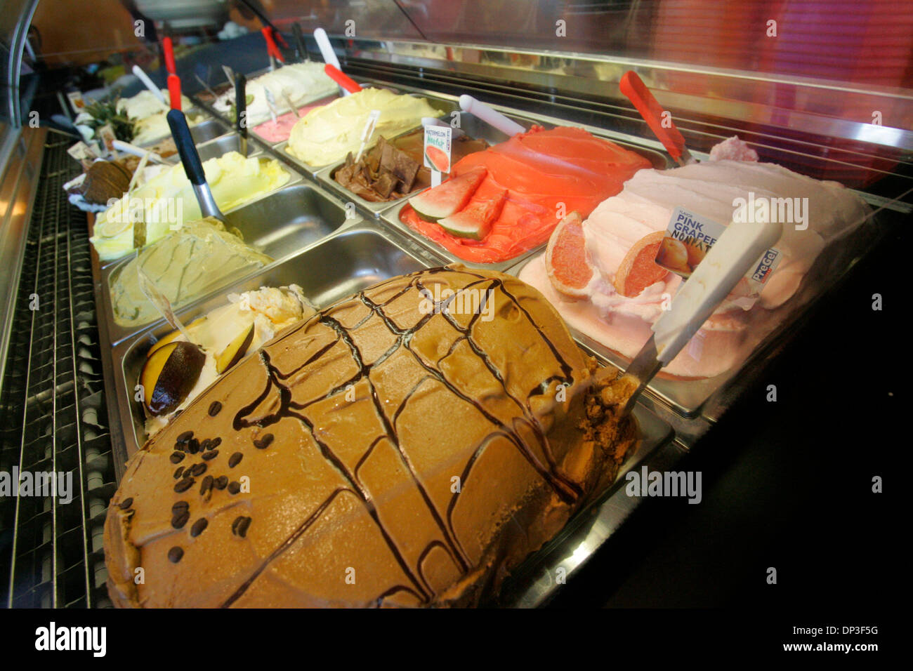 Don gelato hi-res stock photography and images - Alamy