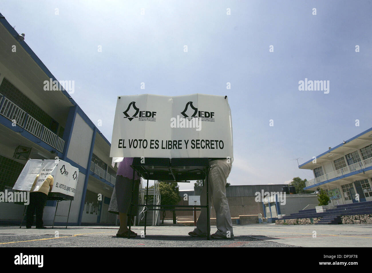 Jul 02, 2006; Mexico City, MEXICO; Citizens cast their vote at a school ...